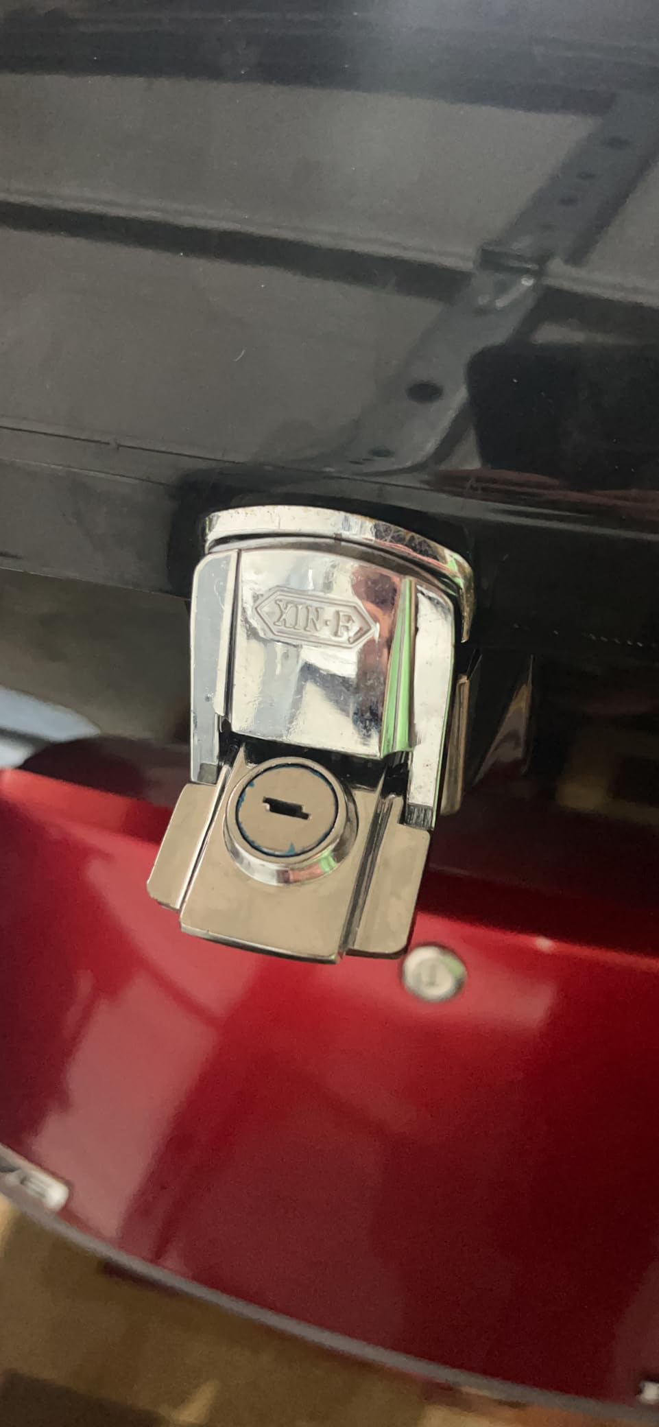 Amazon.com: Motorcycle Trunk Lock Iron Trunk Lock Spring Toggle Latch ...