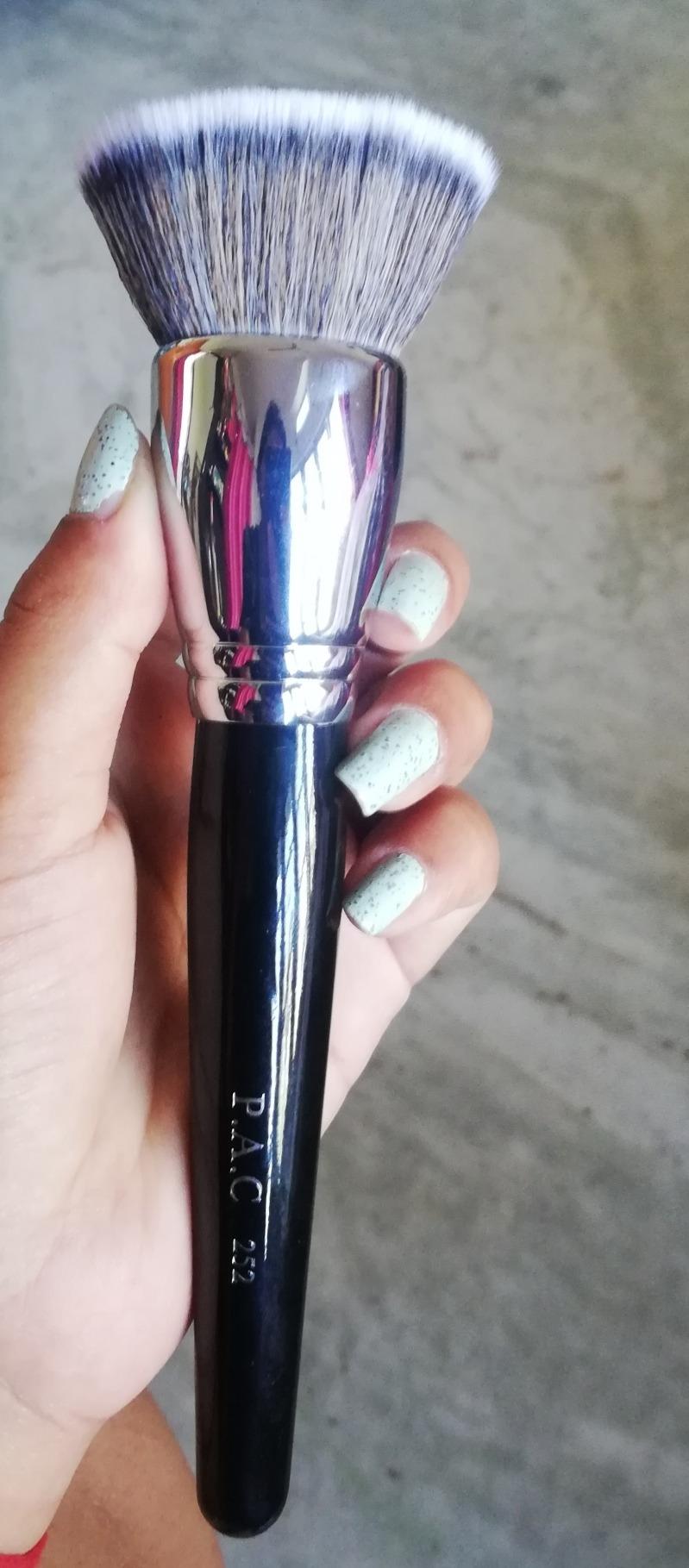 PAC Foundation Blending Brush 252 : Amazon.in: Beauty