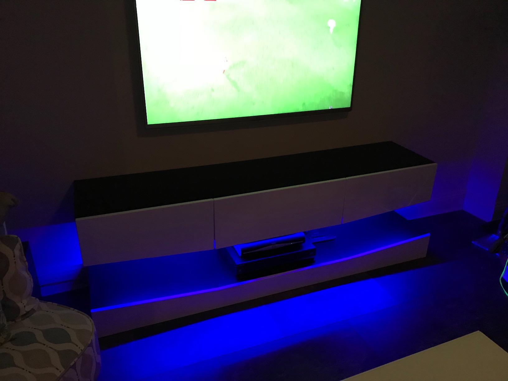 Vladon City Lowboard, TV Unit with Base, 1 Open Compartment and 3 ...