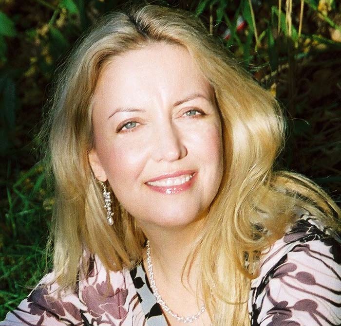 Amazon.de: Julia Hidy: books, biography, latest update