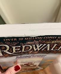 Amazon.com: Mossflower (Redwall, Book 2): 9780142302385: Jacques, Brian ...