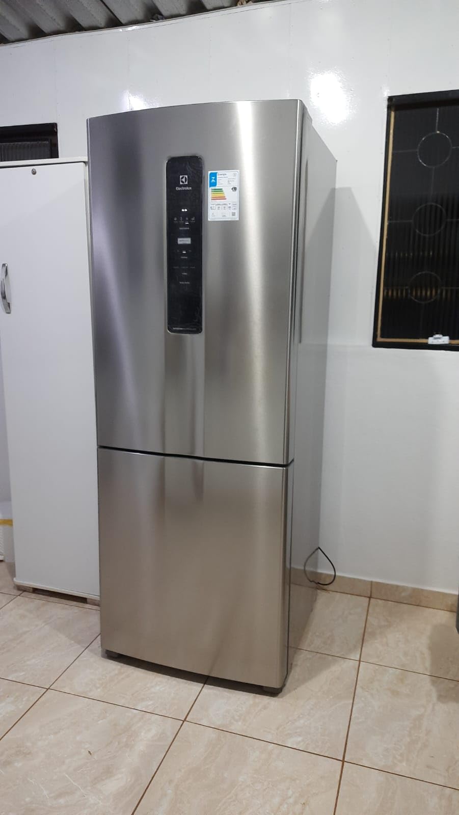 Geladeira Electrolux Inverse Inverter com Fresh&Flex 488 L cor Inox ...