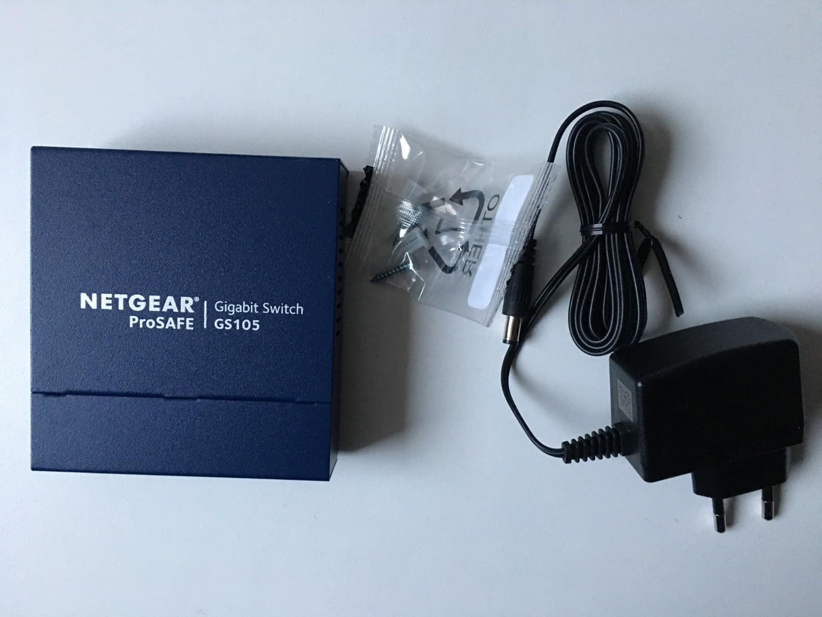 Netgear GS105GE 5-Port Unmanaged Gigabit Copper Switch: Amazon.de ...