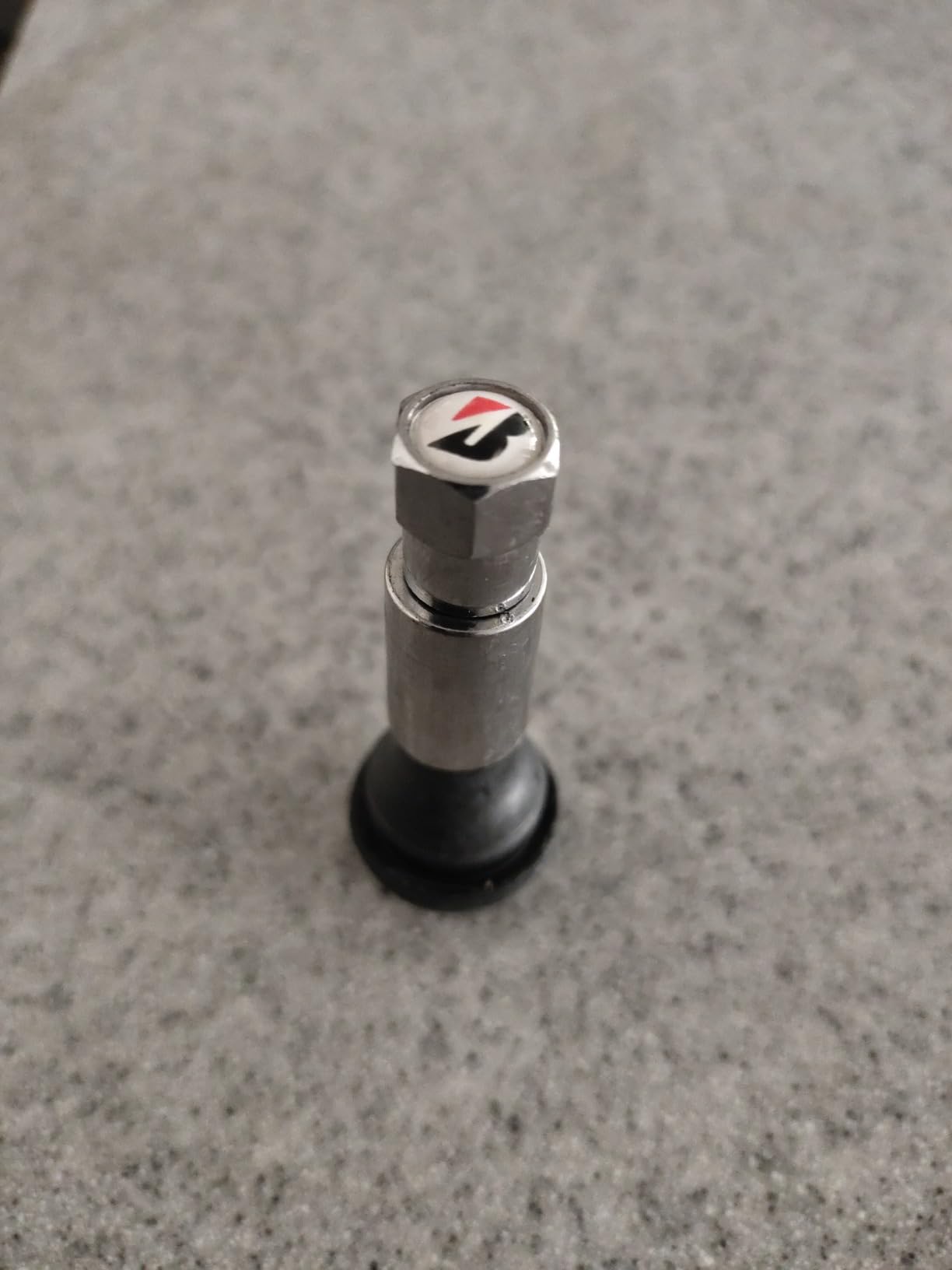 TR-414 Chrome Tubeless Tyre Valve (for Use Only Car) Pack of 100 ...