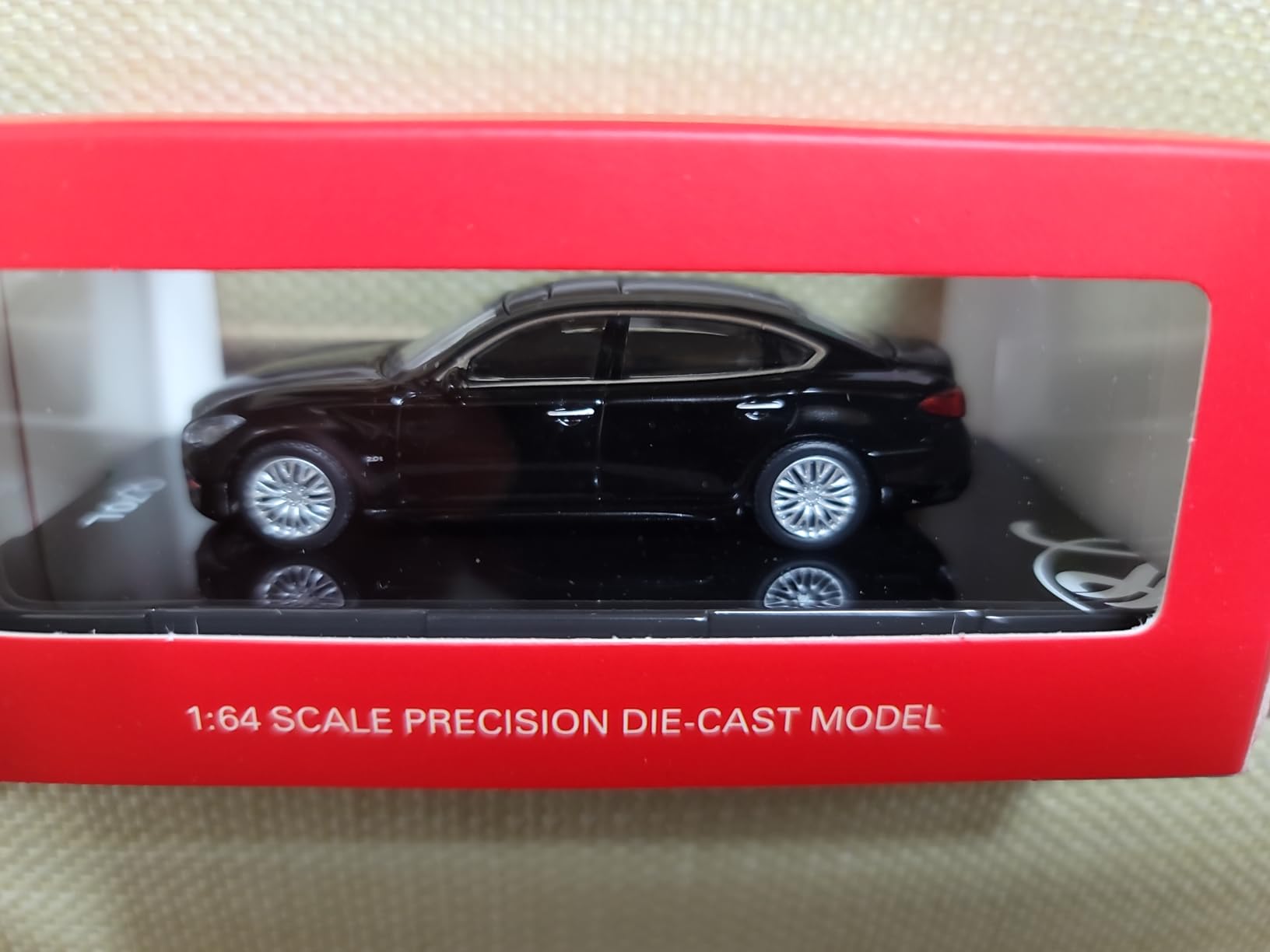 Amazon.co.jp: Paudi Model 1/64 Infiniti Q70L モデルカー ミニカー コレクション 黑 : ホビー