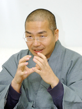 Amazon.co.uk: Chanju Mun: books, biography, latest update