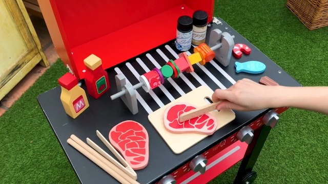 Watch Play Kitchen BBQ Set Product Video on Amazon Live