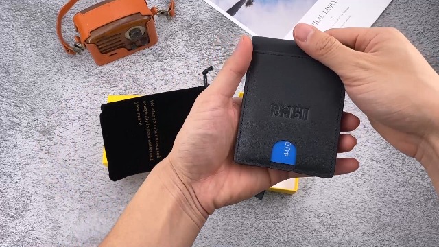 Watch Wallet guide video on Amazon Live