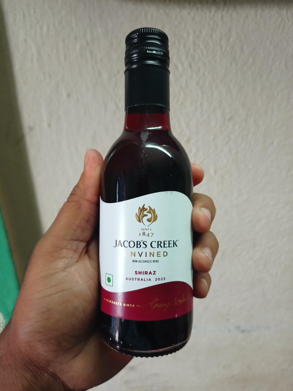 Jacob’s Creek UNVINED Shiraz Non Alcoholic Wine, 187 Ml : Amazon.in ...