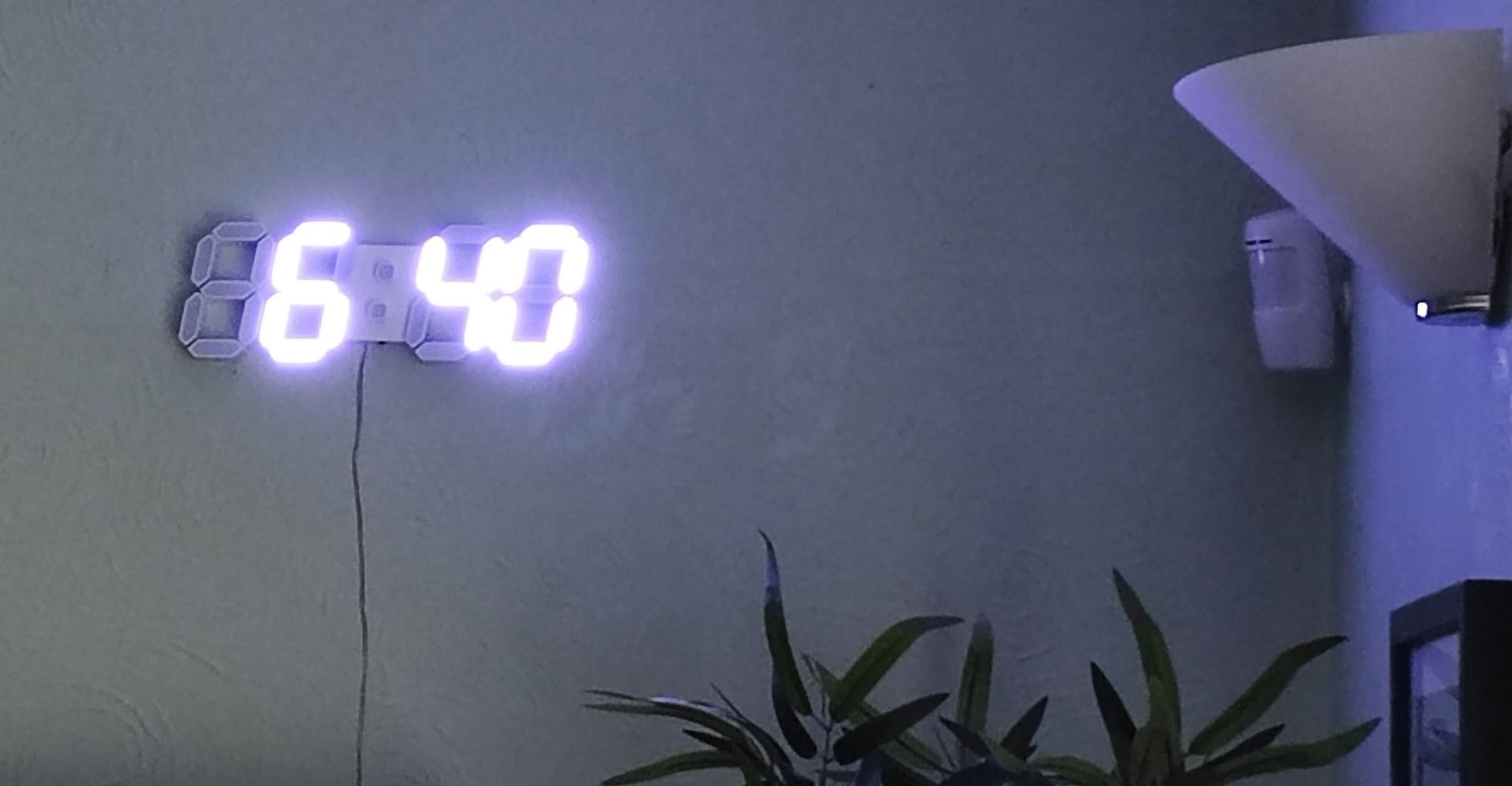 Deeyaple 3D LED Wall Clock Auto Dimmer 7 Colors Easy to Use 12/24H APP ...