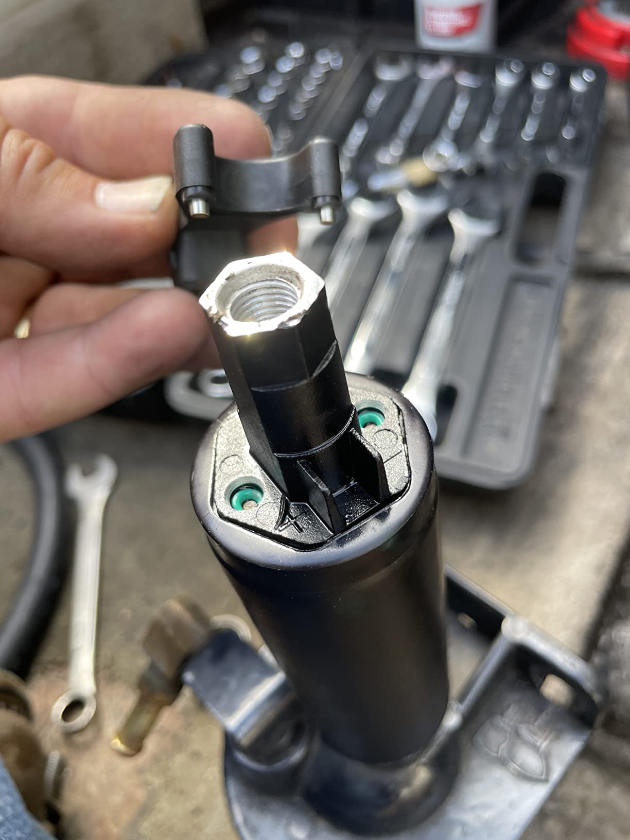 Amazon.com: Electric Fuel Pump for carburated Volvo Penta 3858261 ...