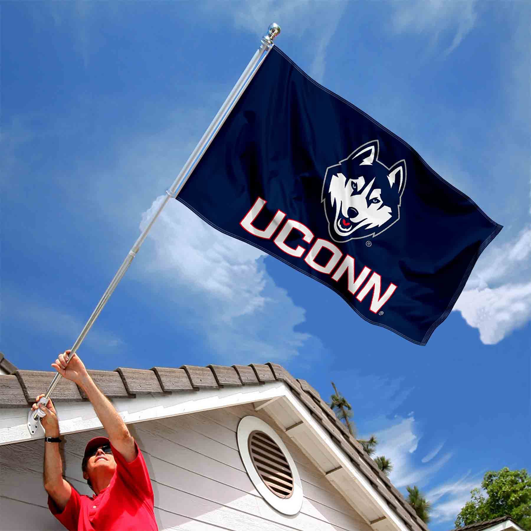 Snapklik.com : UCONN Large 3x5 College Flag