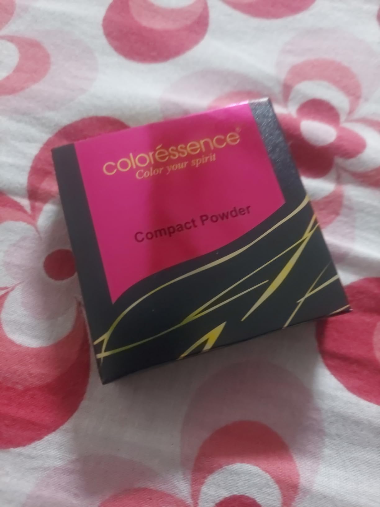Buy COLORESSENCE Starlet Compact Powder with Free Applicator Puff ...