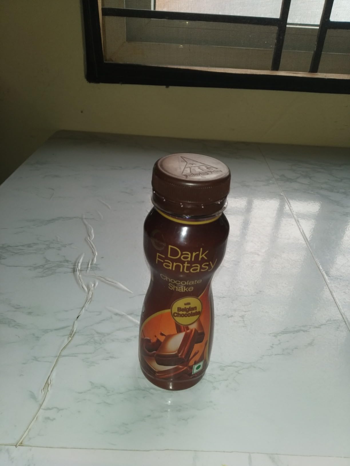 Sunfeast Dark Fantasy Chocolate Shake Belgian Chocolate Milkshake