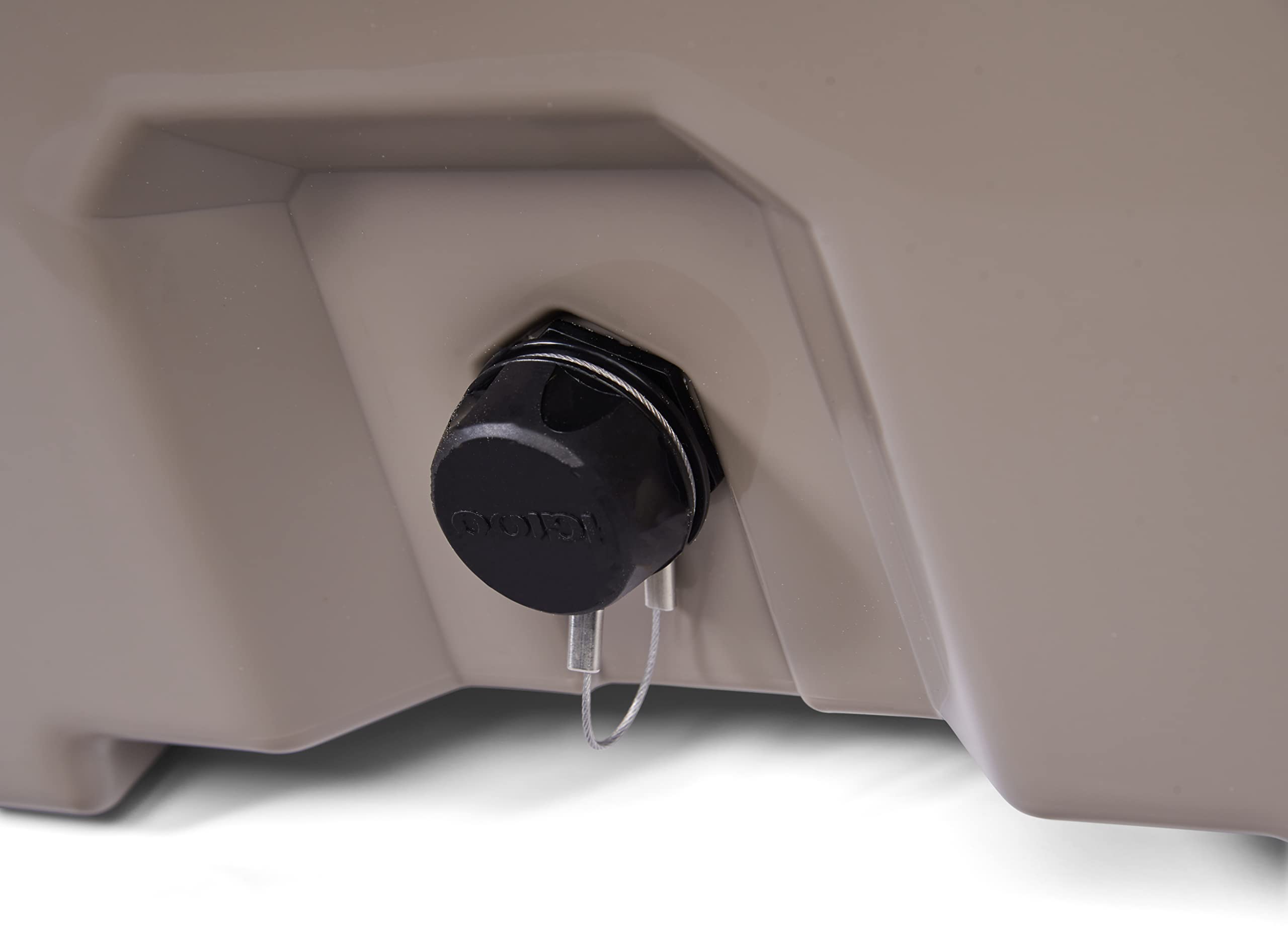 Snapklik.com : Igloo 70 Qt IMX Lockable Insulated Ice Chest Injection ...