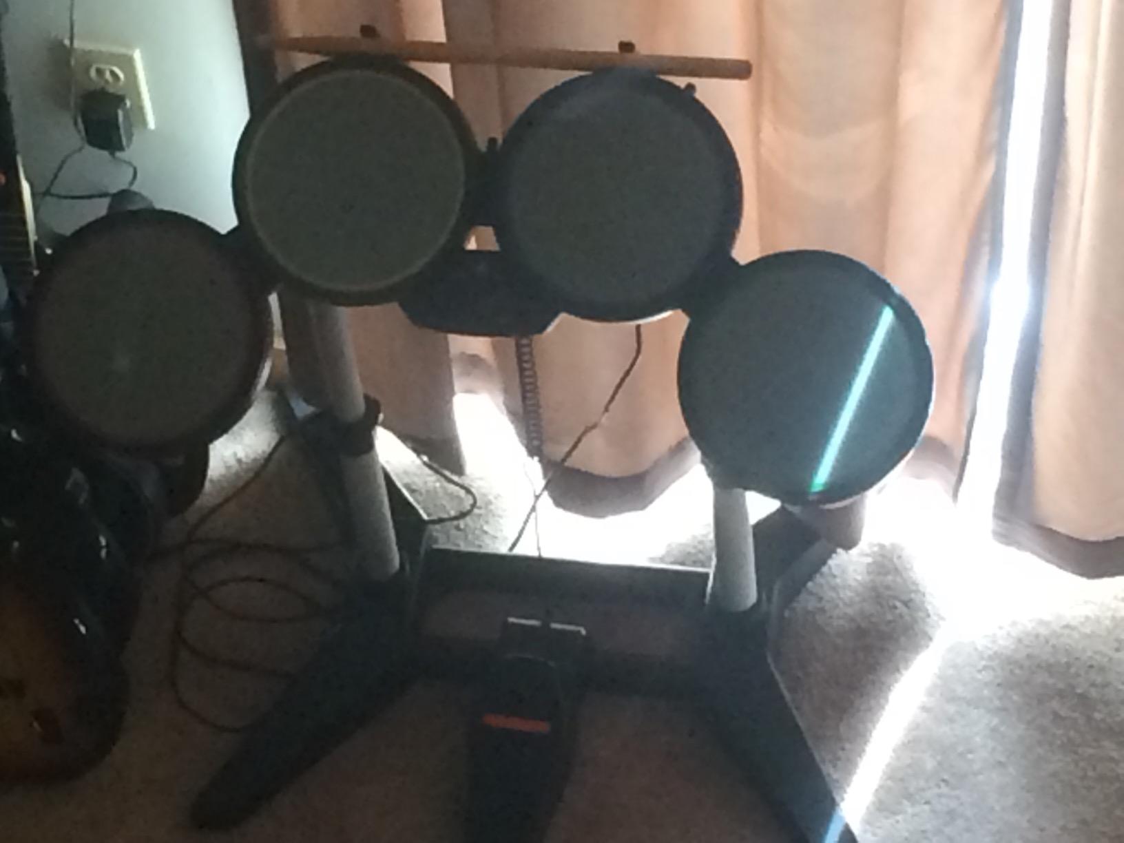 Amazon.com: Activision Wireless Drum Kit Set for Guitar Hero World Tour ...