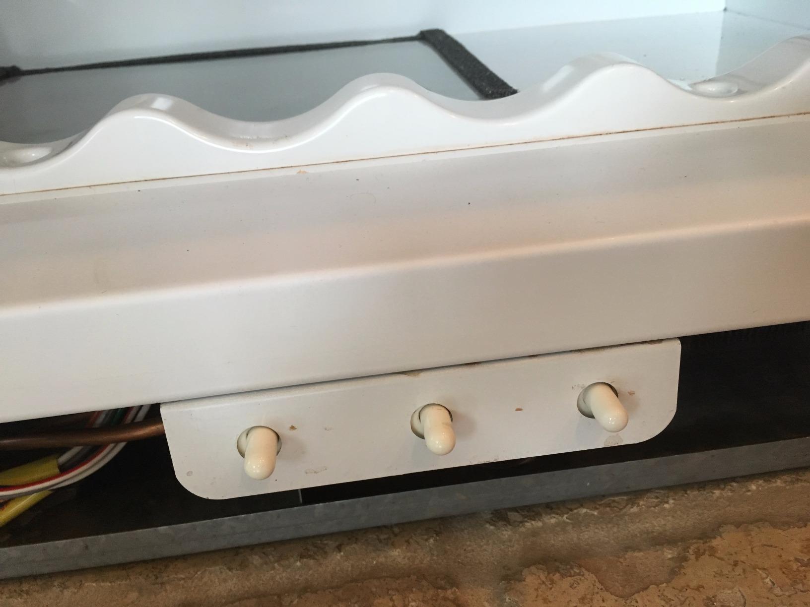 Edgewater Parts 7004257 SWITCH, LIGHT WHITE S FC01 for Sub-Zero was ...