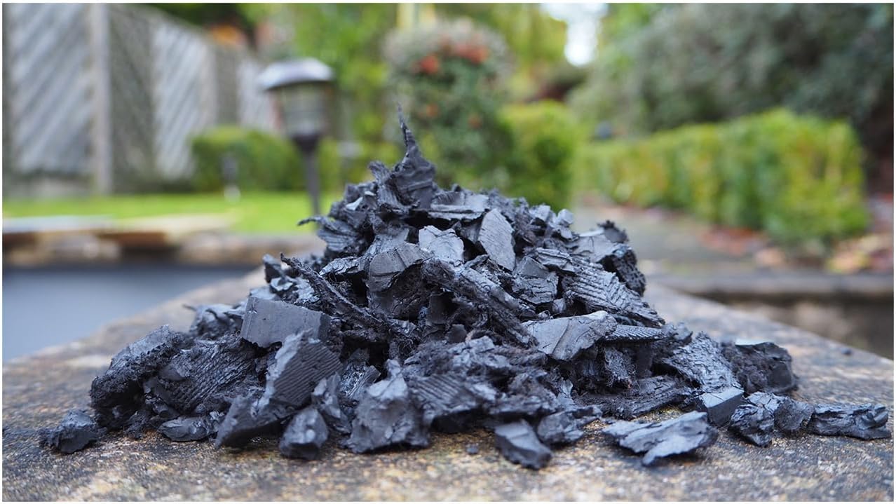 Grey Rubber Mulch Chippings 20 Kg bag : Amazon.co.uk: Garden