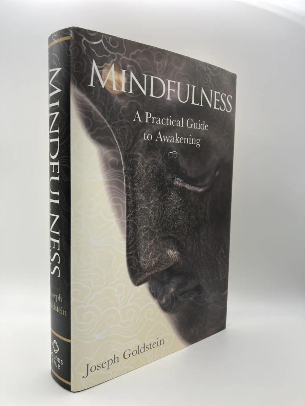 Amazon.com: Mindfulness: A Practical Guide to Awakening: 9781622030637 ...