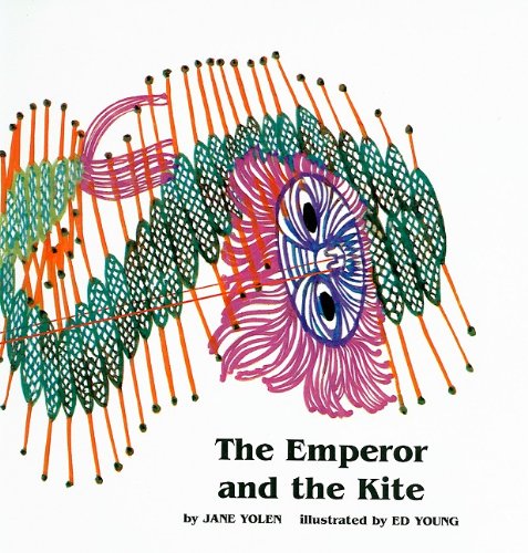 The Emperor and the Kite: Jane Yolen,Ed Young: 9780780721593: Amazon ...