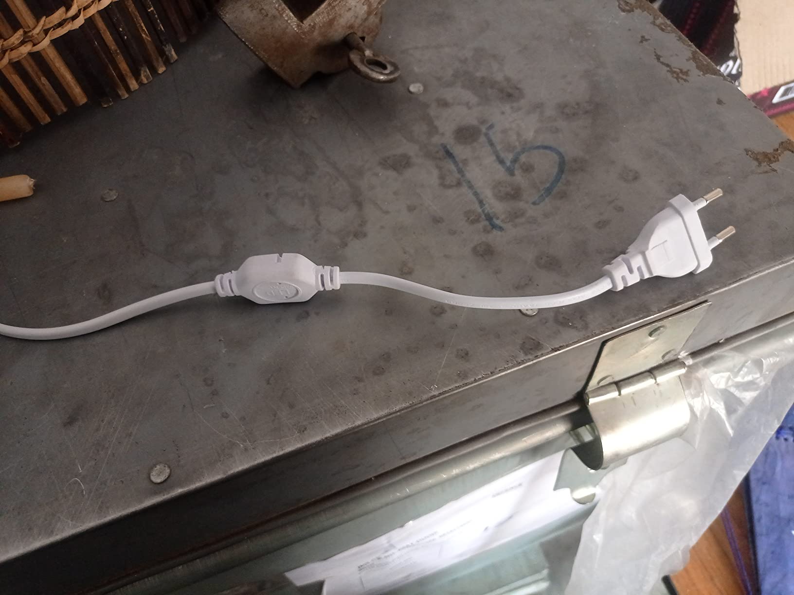 Buy VEEKAYLIGHT Rope Light adapters 220V 2 Pin 6mm Plugs for Flexible ...