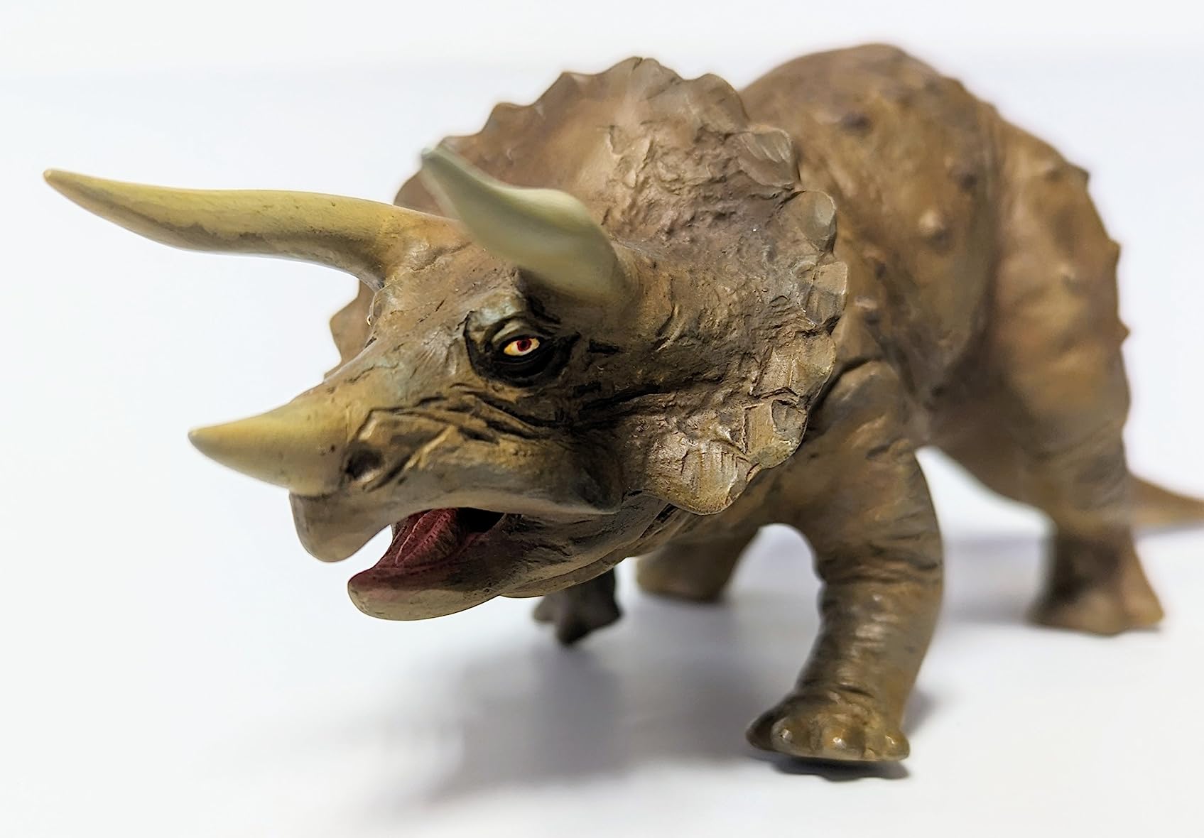 Amazon | タミヤ(TAMIYA) 1/35 恐竜シリーズ No.1 トリケラトプス プラモデル 60201 | プラモデル 通販