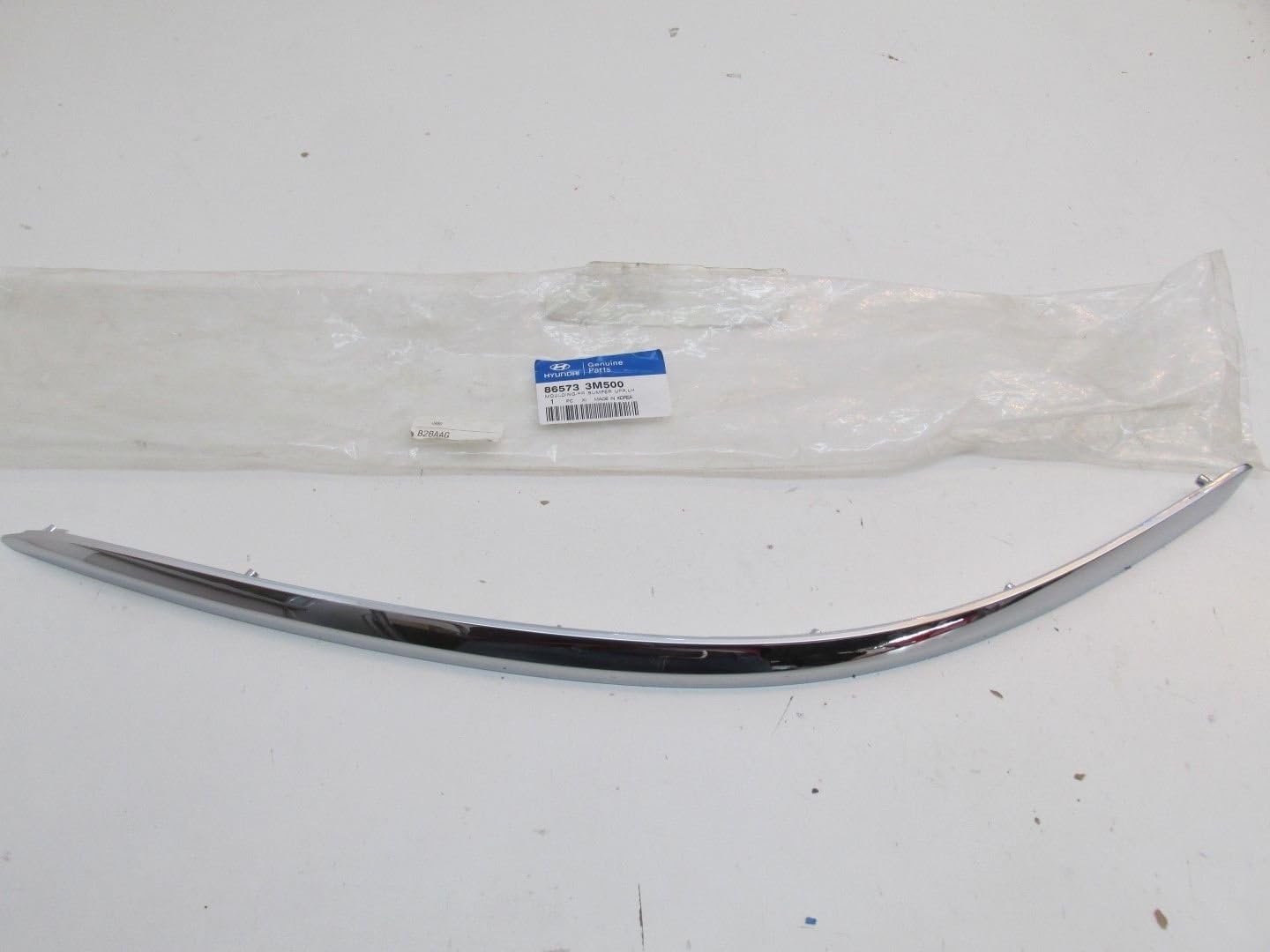 Amazon.com: Genuine Hyundai 86573-3M500 Bumper Molding, Rear, Upper ...