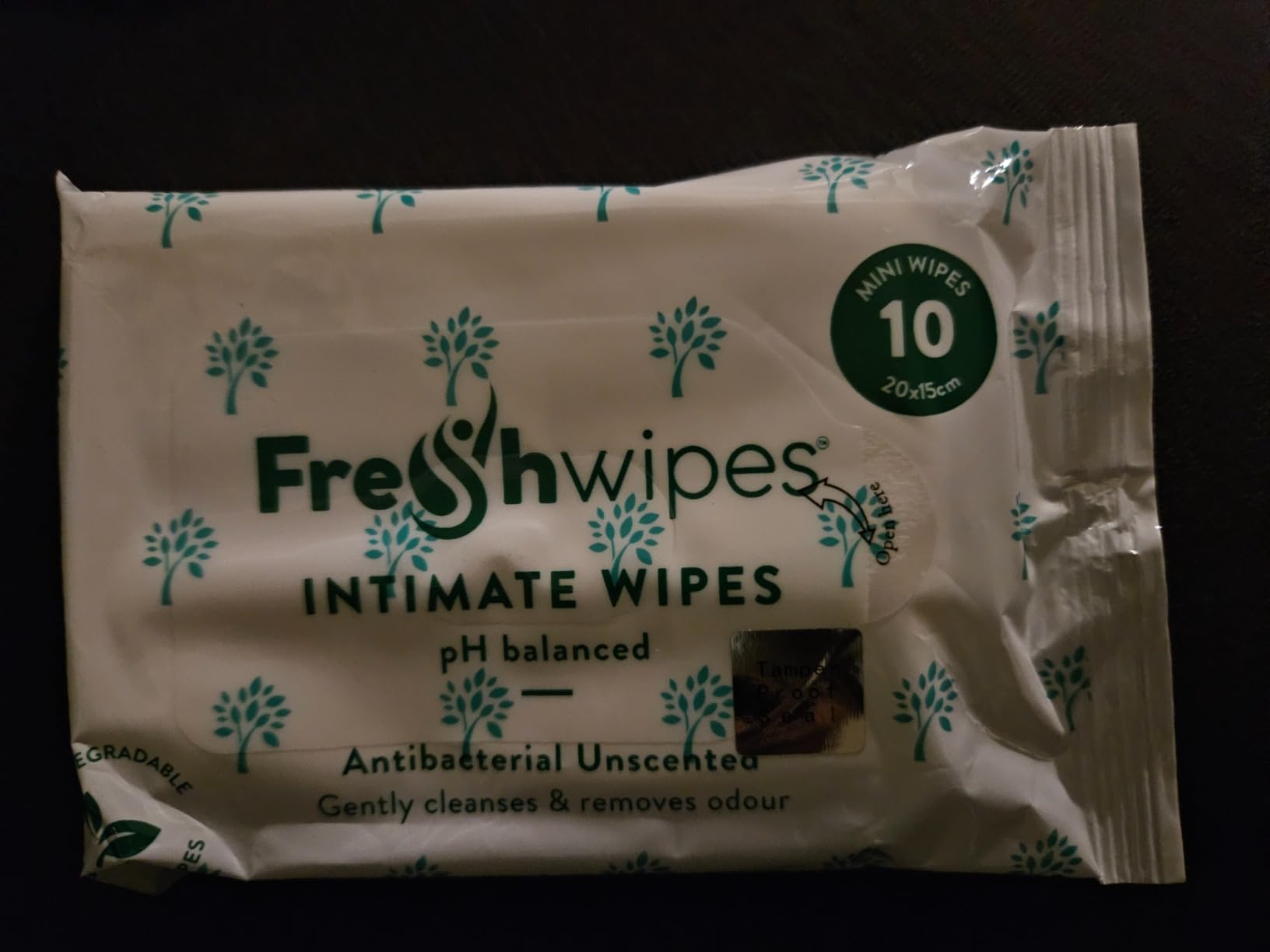 FreshWipes Feminine Intimate Wipes - Pack of 10 – Suitable for Women ...