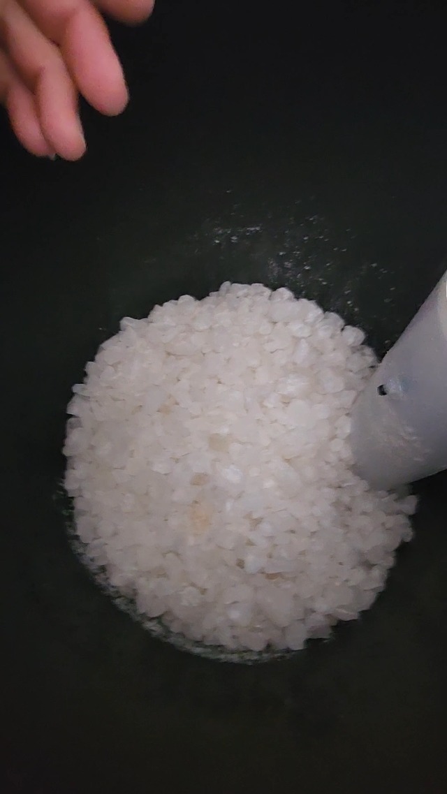 Watch Diamond Crystal Bright and Soft Water Softener Salt Pellets ...