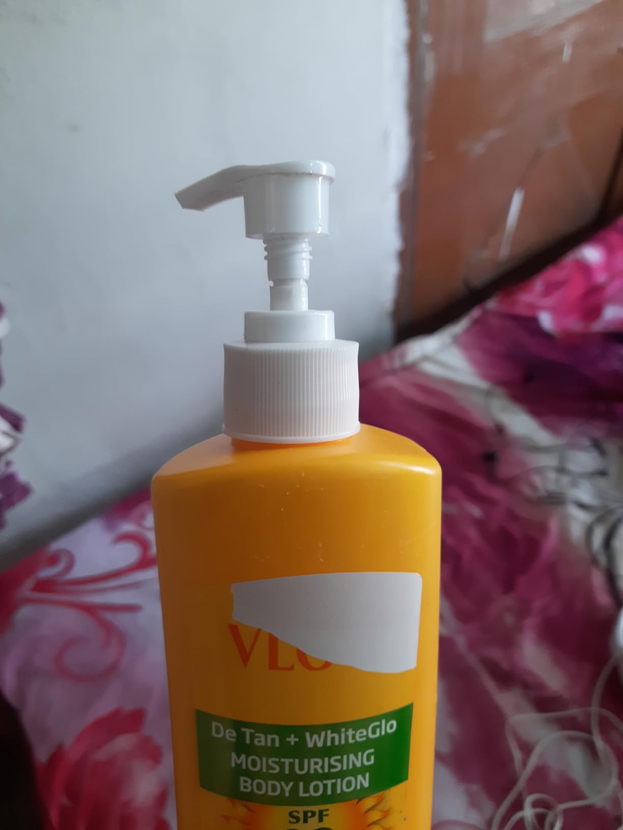 Buy VLCC DeTan + WhiteGlo Moisturising Body Lotion SPF 30 PA+++ - 350ml ...