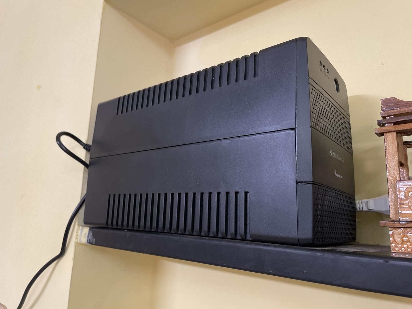 ZEBRONICS U1205 Microcontroller Based UPS with Up-to 1000VA | 600W ...