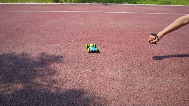 Watch Fosgoit rc stunt car gesture rc car with hand control on Amazon Live