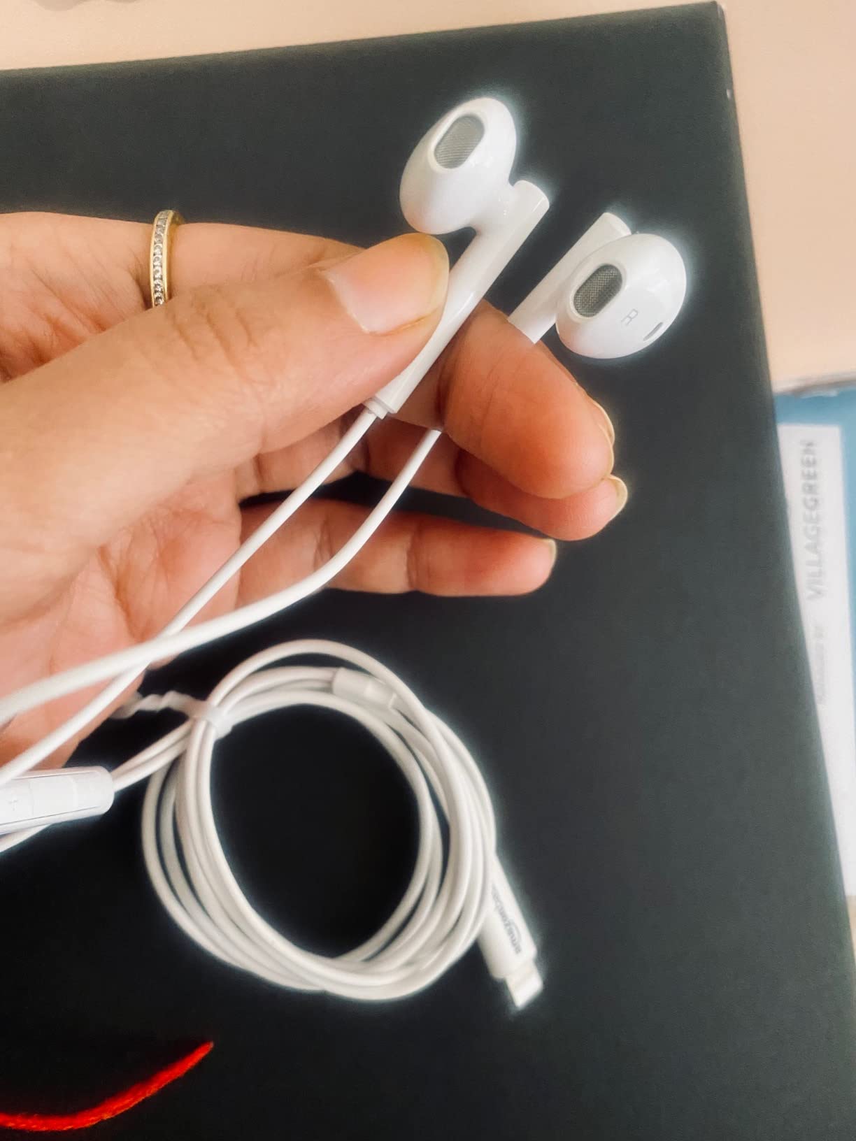 Amazon.com: Amazon Basics Earphones with Lightning Connector, Apple MFi ...