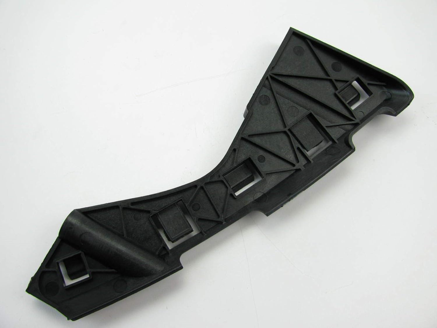 Amazon.com: Genuine Hyundai 86551-3K500 Bumper Mounting Bracket, Front ...