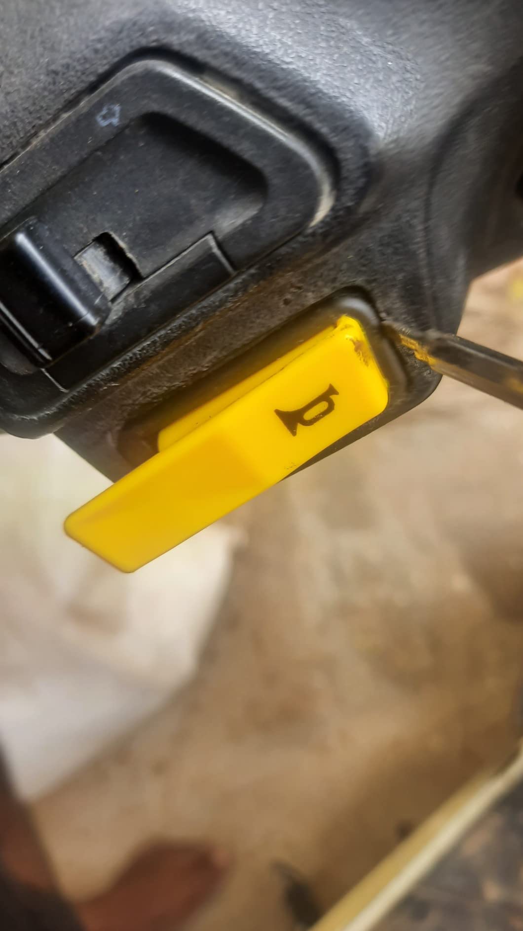 Uno Minda SW-0916A Horn Switch - Yellow for-TVS-Spectra/SCOOTY PEP+ ...