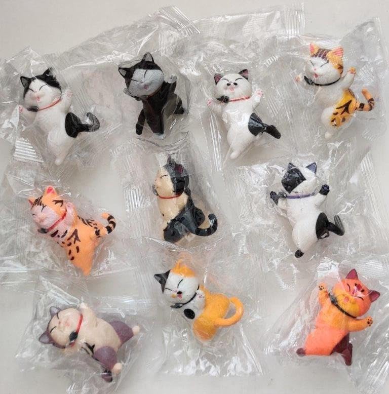 Amazon.com: Kayzyue 10 Pcs Realistic Cat Figure Mini Cute Cat ...