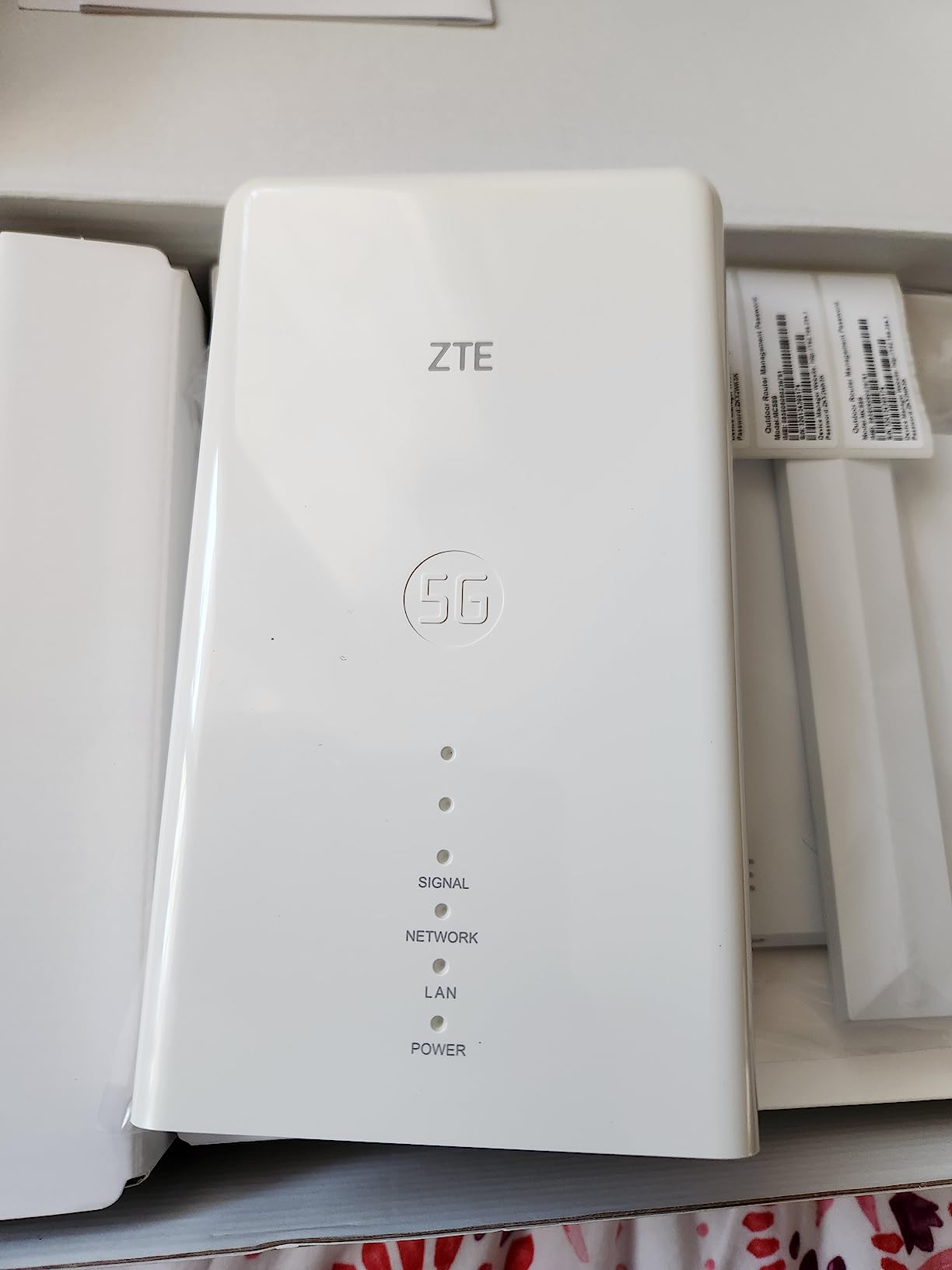 ZTE MC889 + T3000, New Gen 5G Outdoor Antenna MC889 Paired with WiFi 6 ...