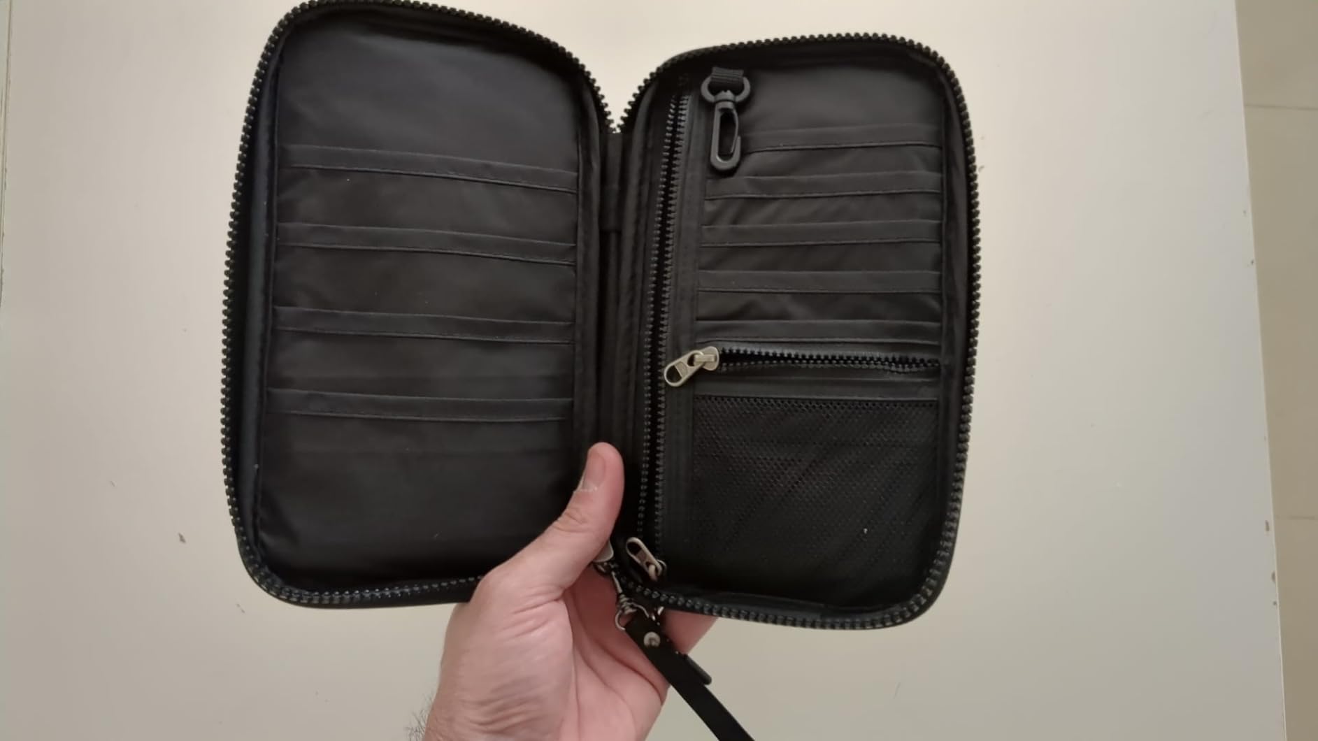 Amazon.com | vadoworld Family Passport Holder Wallet, RFID Blocking ...