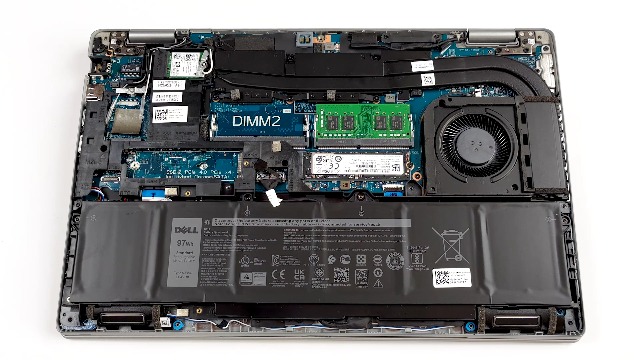 Watch Dell Precision 15 3561 - disassembly and upgrade options on ...