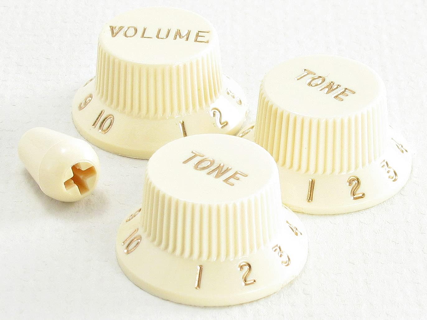 Amazon.com: Fender Stratocaster Knob Acessory Set - Aged White - Left ...