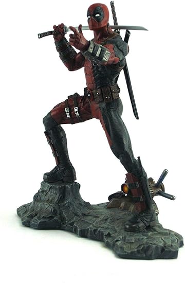 Amazon.com: Diamond Select Toys Marvel Premier Collection: Deadpool ...