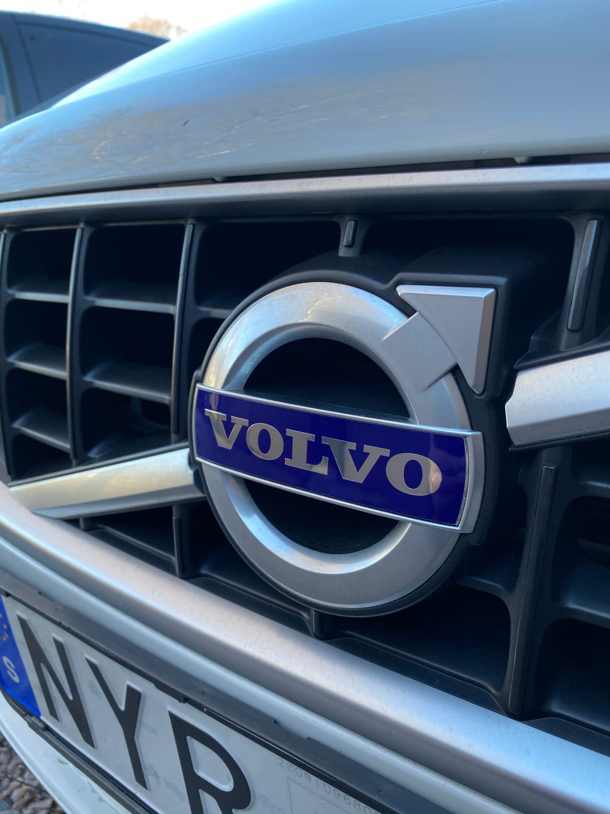 Äkta Volvo-ersättande självhäftande grill-logotyp emblem/klistermärke ...