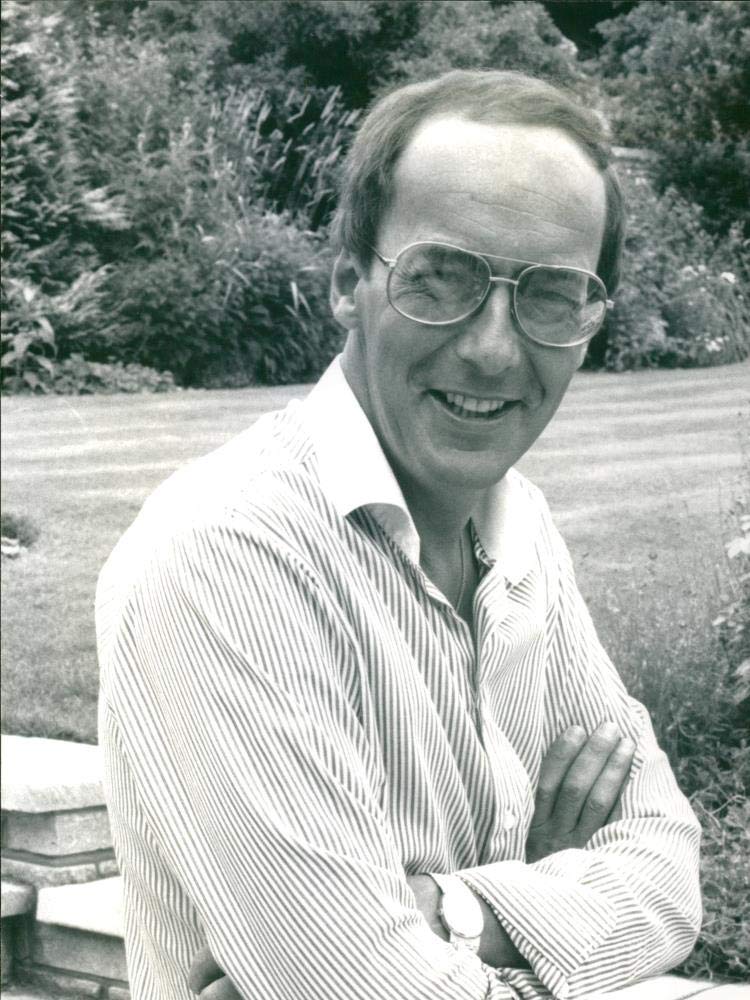 Fred Dinenage's Instagram, Twitter & Facebook on IDCrawl