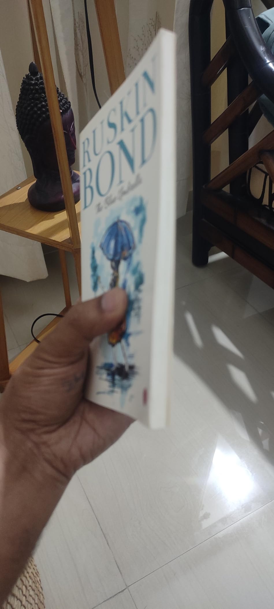 THE BLUE UMBRELLA (ILLUSTRATED) : Ruskin Bond: Amazon.in: Books