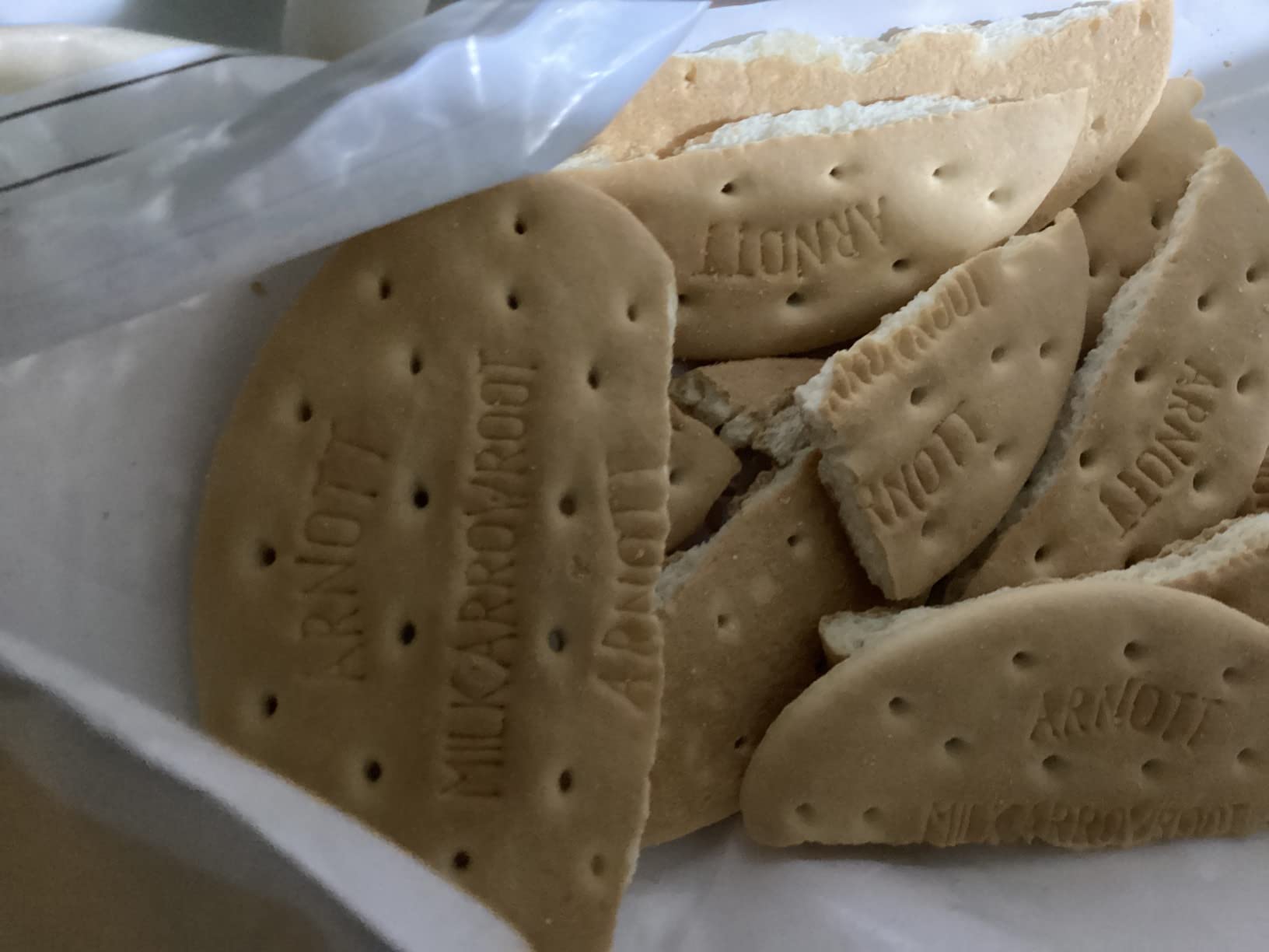 Arnott's Malt-o-Milk Plain Biscuits 250g : Amazon.com.au: Grocery