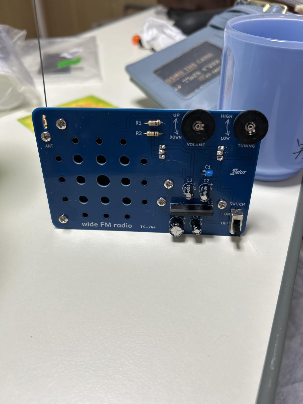 Amazon | ELEKIT(エレキット) ワイドFMラジオ はんだ付けラジオ組立キット TK-744 | ELEKIT | 卓上ラジオ