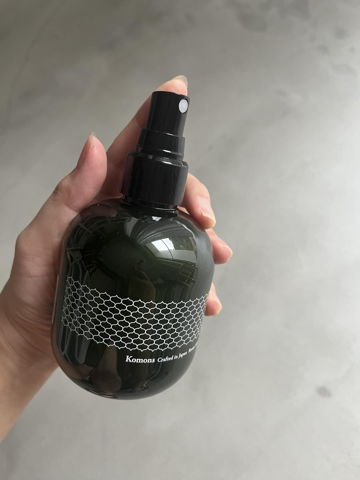 Amazon.co.jp: Komons(コモンズ) ルームミスト フレグランス 100%天然精油 リフレッシュ 200mL : ドラッグストア