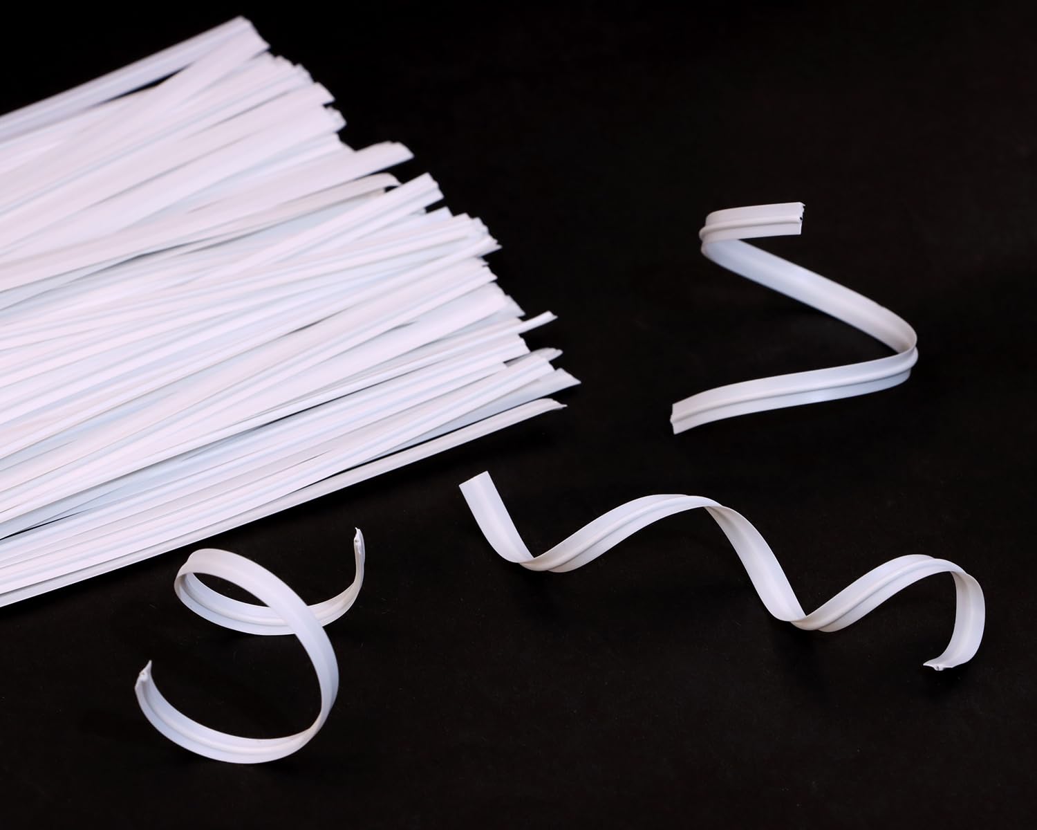 ONLYKXY 200Pieces Plastic Twist Ties, Plant Ties Wire