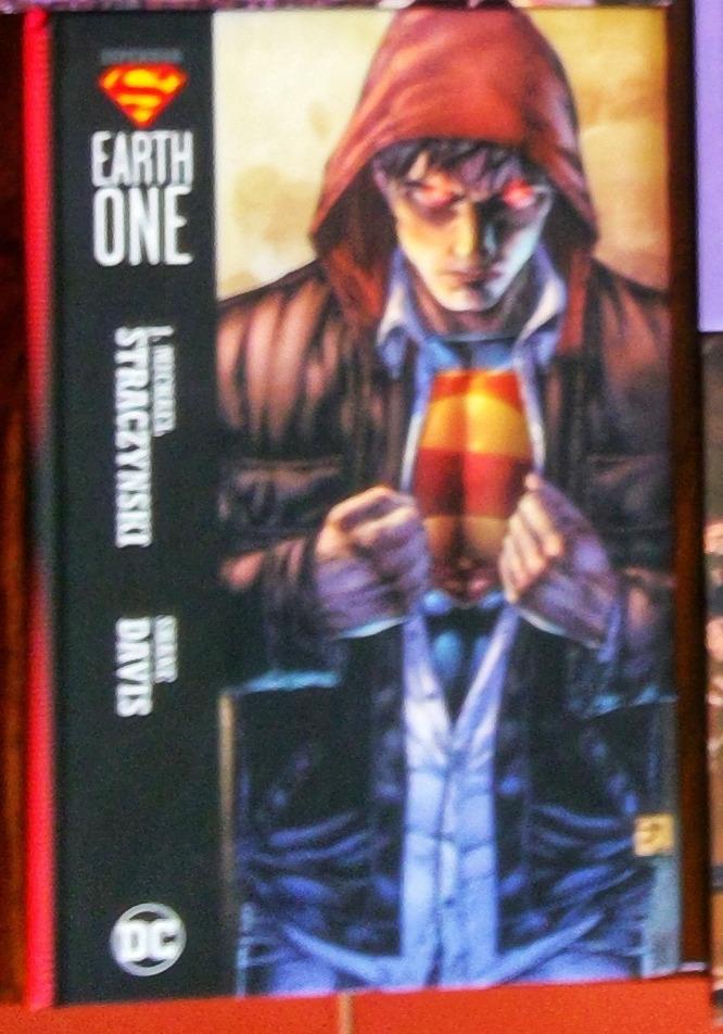 Superman: Earth One : Straczynski, J. Michael, Davis, Shane: Amazon.in ...