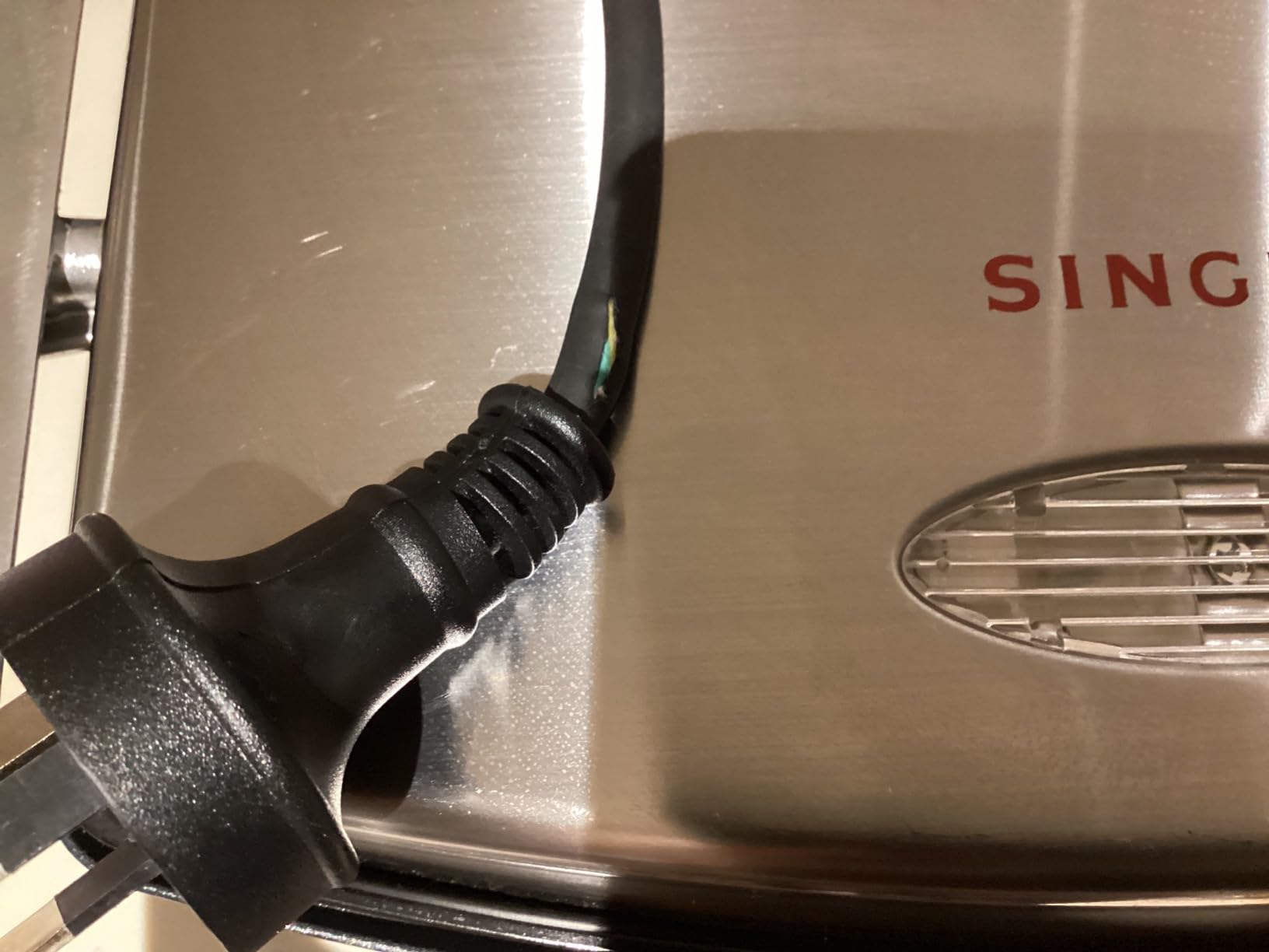 Singer 2 Slice Sandwich Press with Smooth Plates: Sandwich Toasters ...